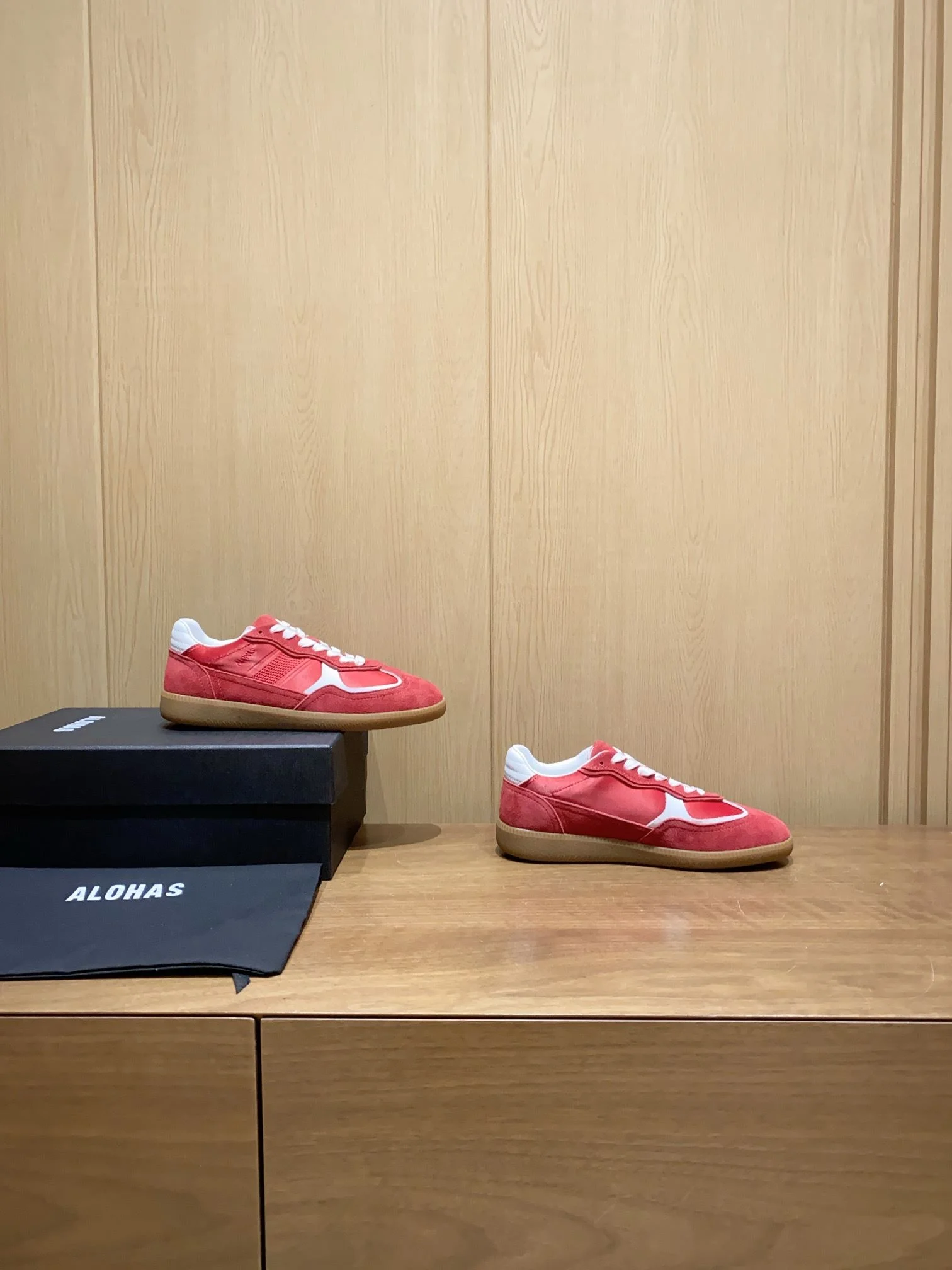 Alohas Shoes