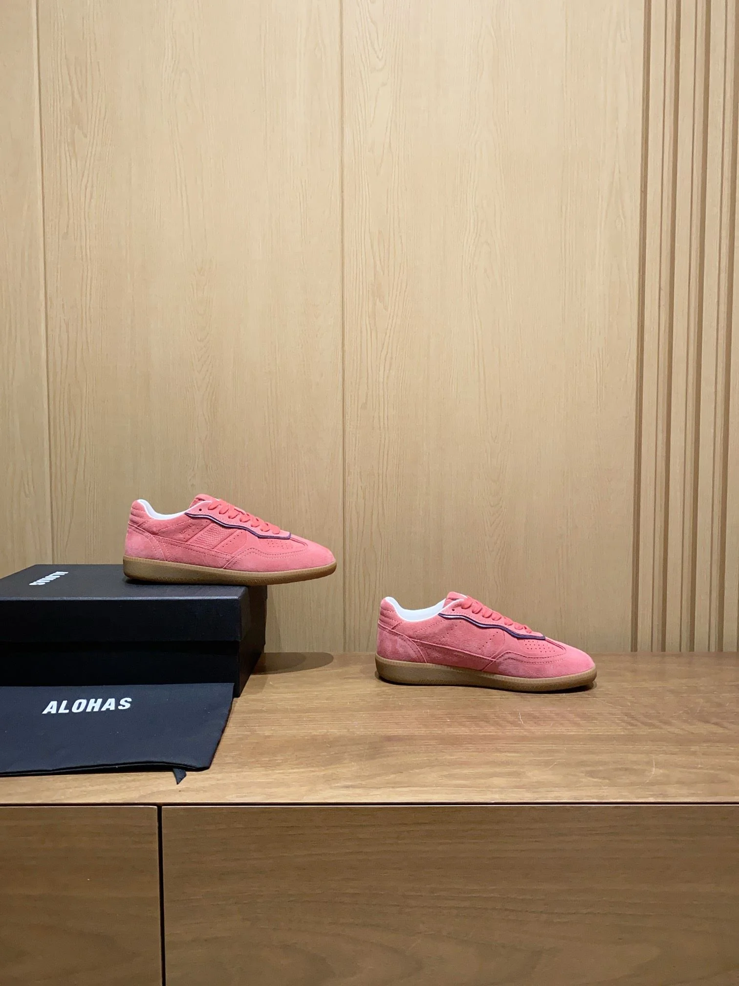 Alohas Shoes