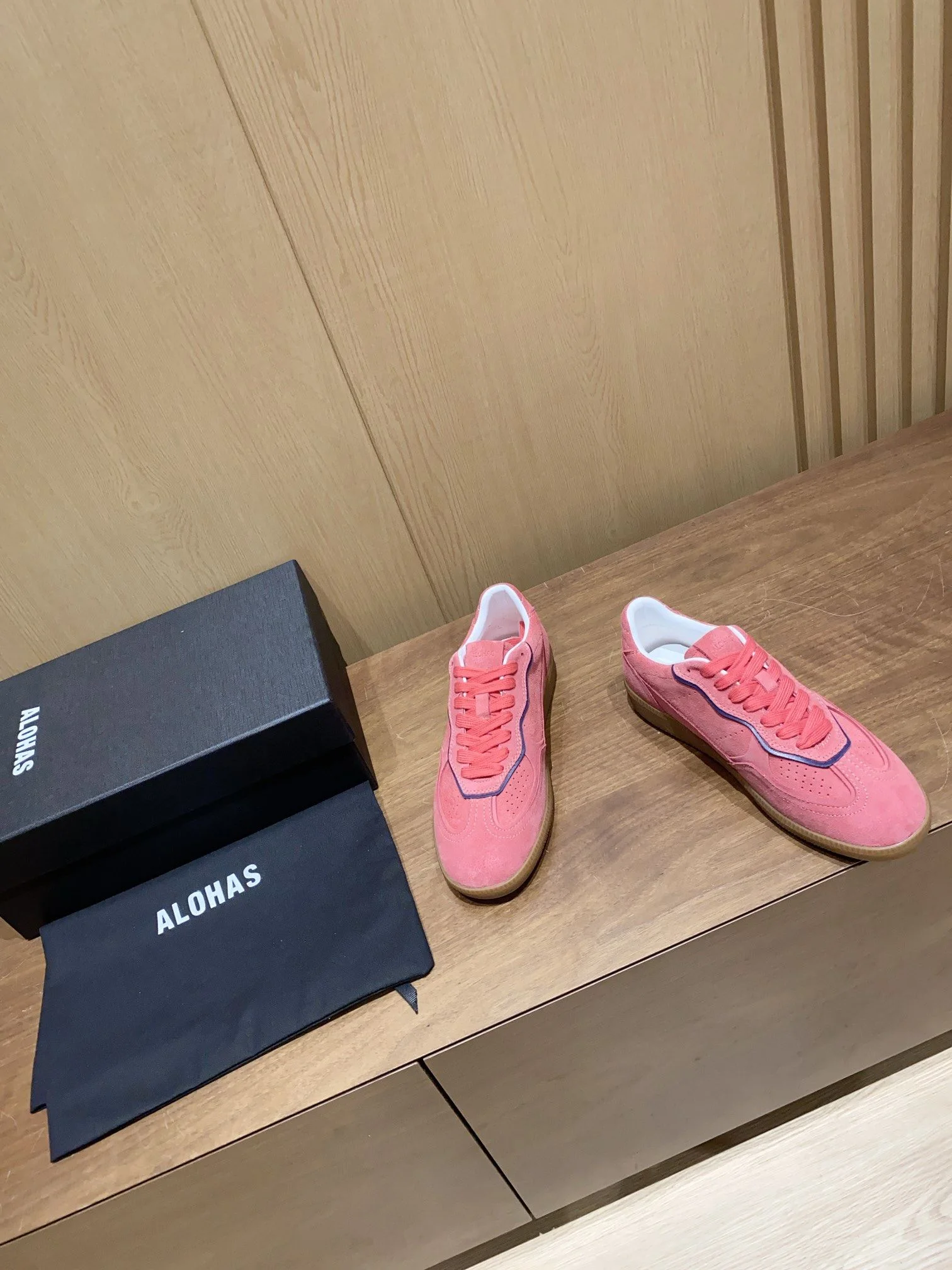 Precise copy Alohas Shoes