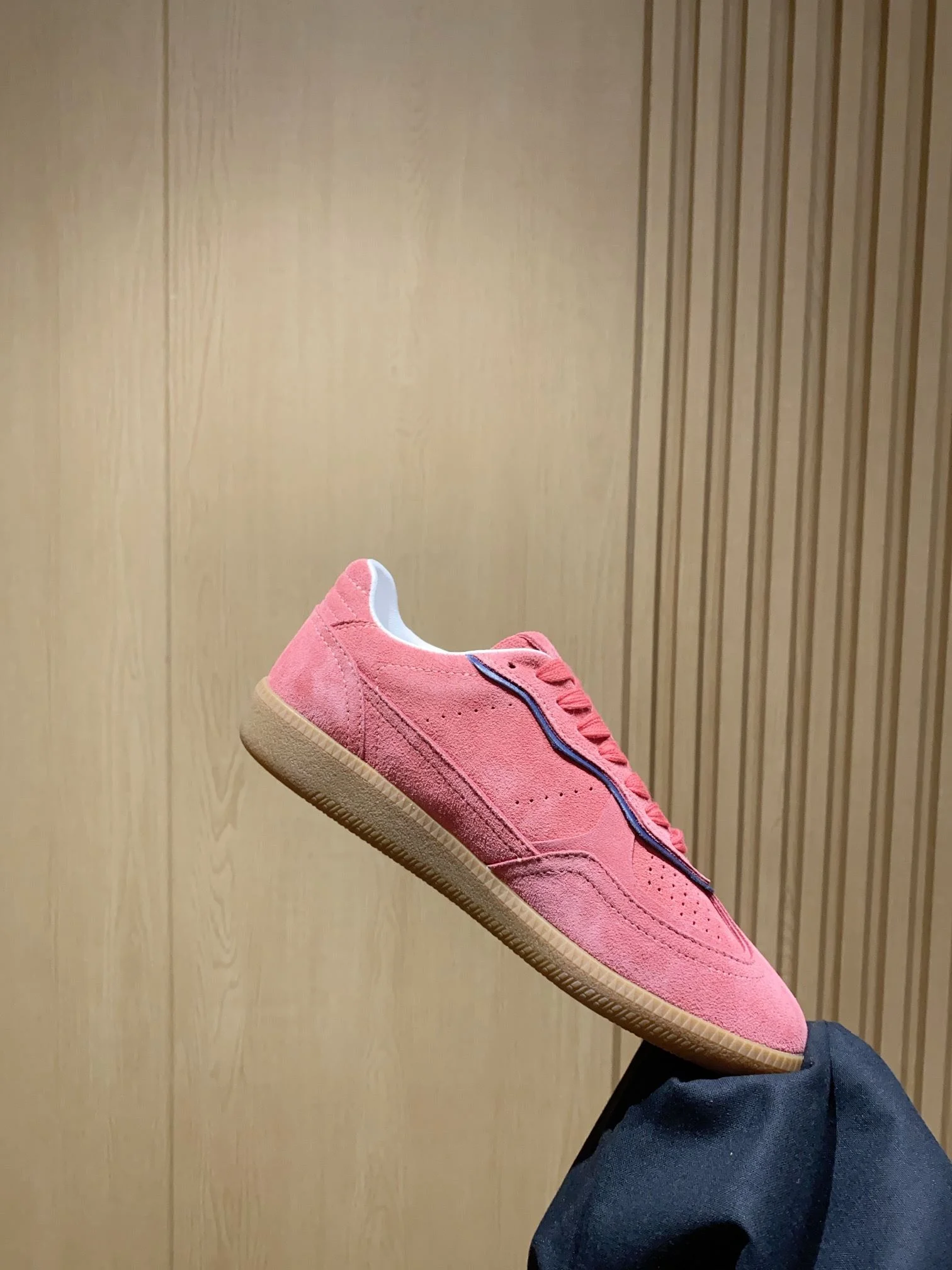 Precise copy Alohas Shoes