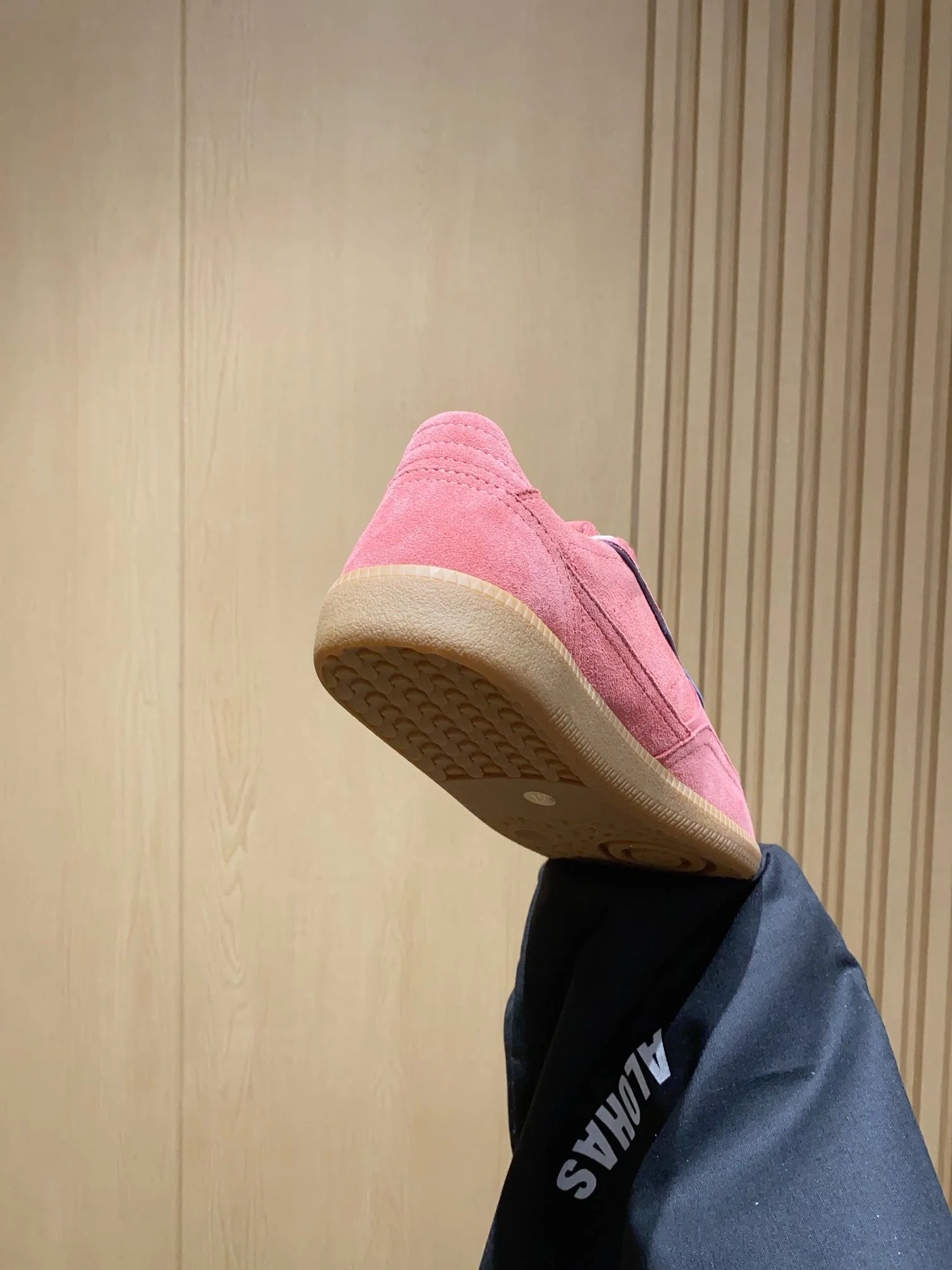 Precise copy Alohas Shoes