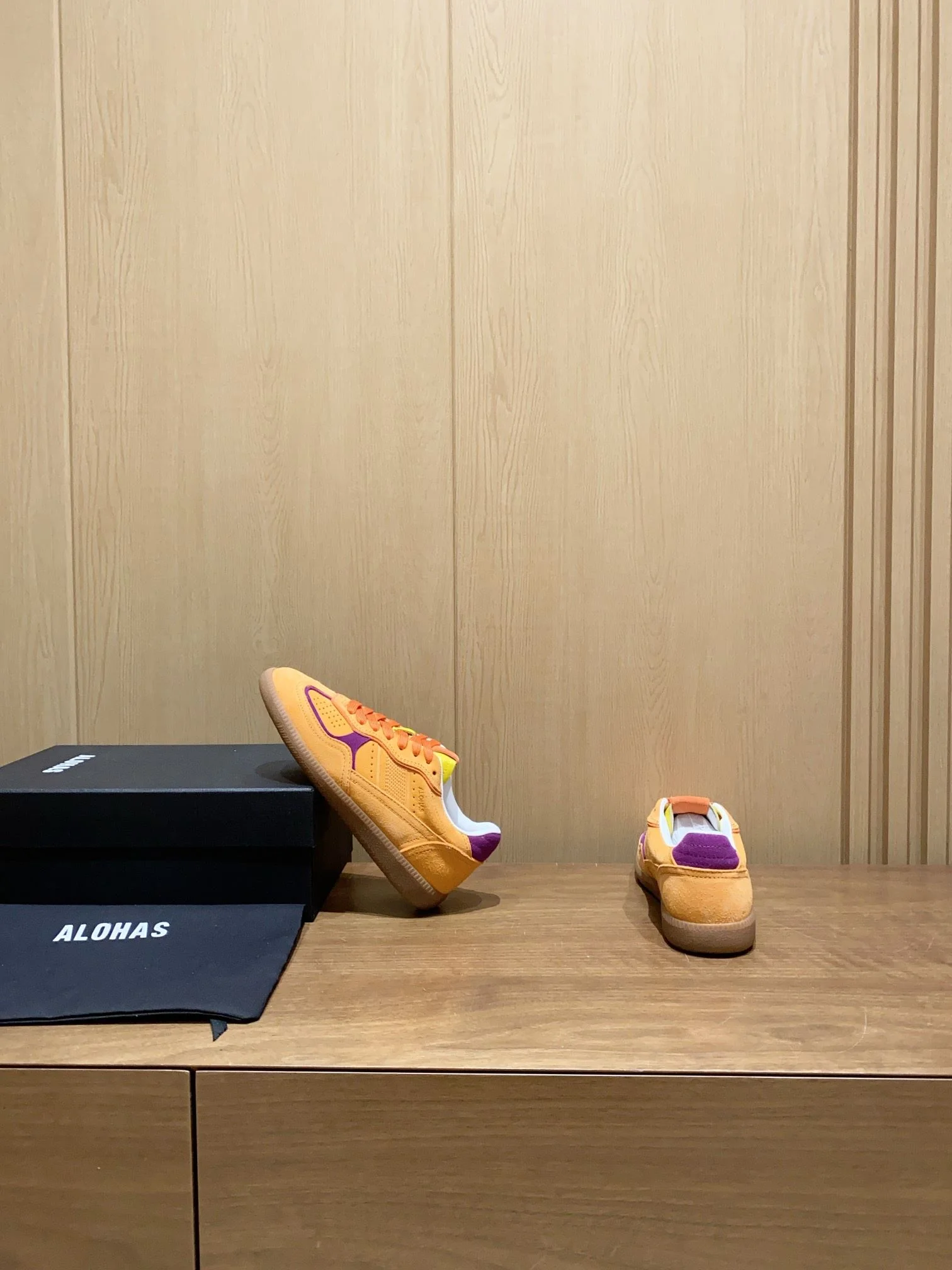 High fidelity Alohas Shoes