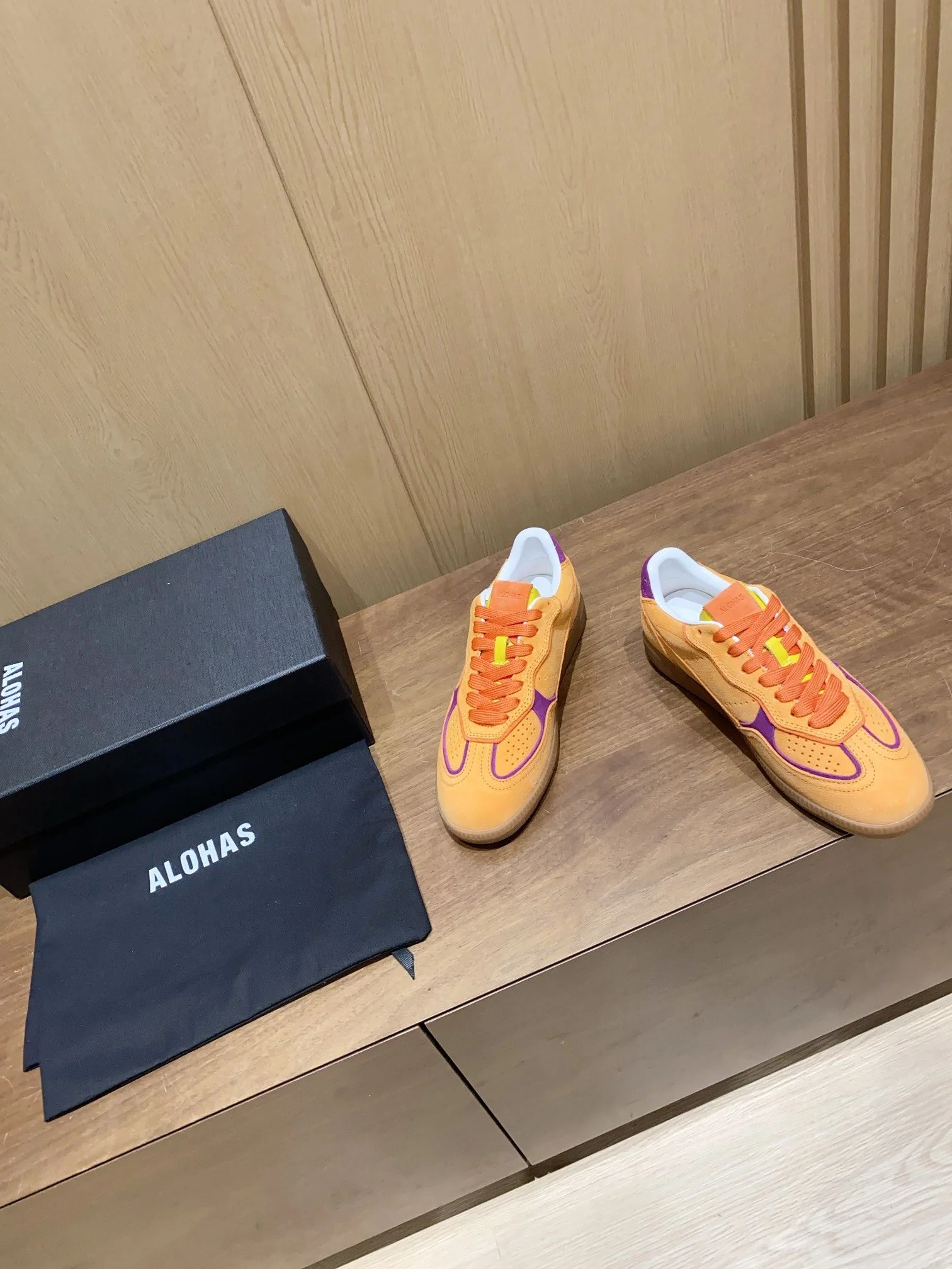 High fidelity Alohas Shoes