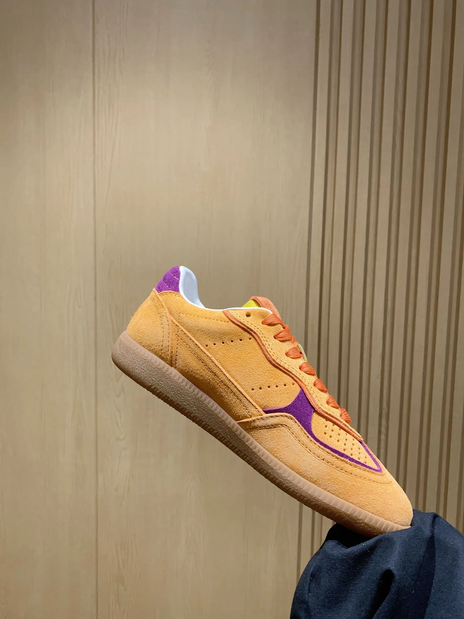 High fidelity Alohas Shoes