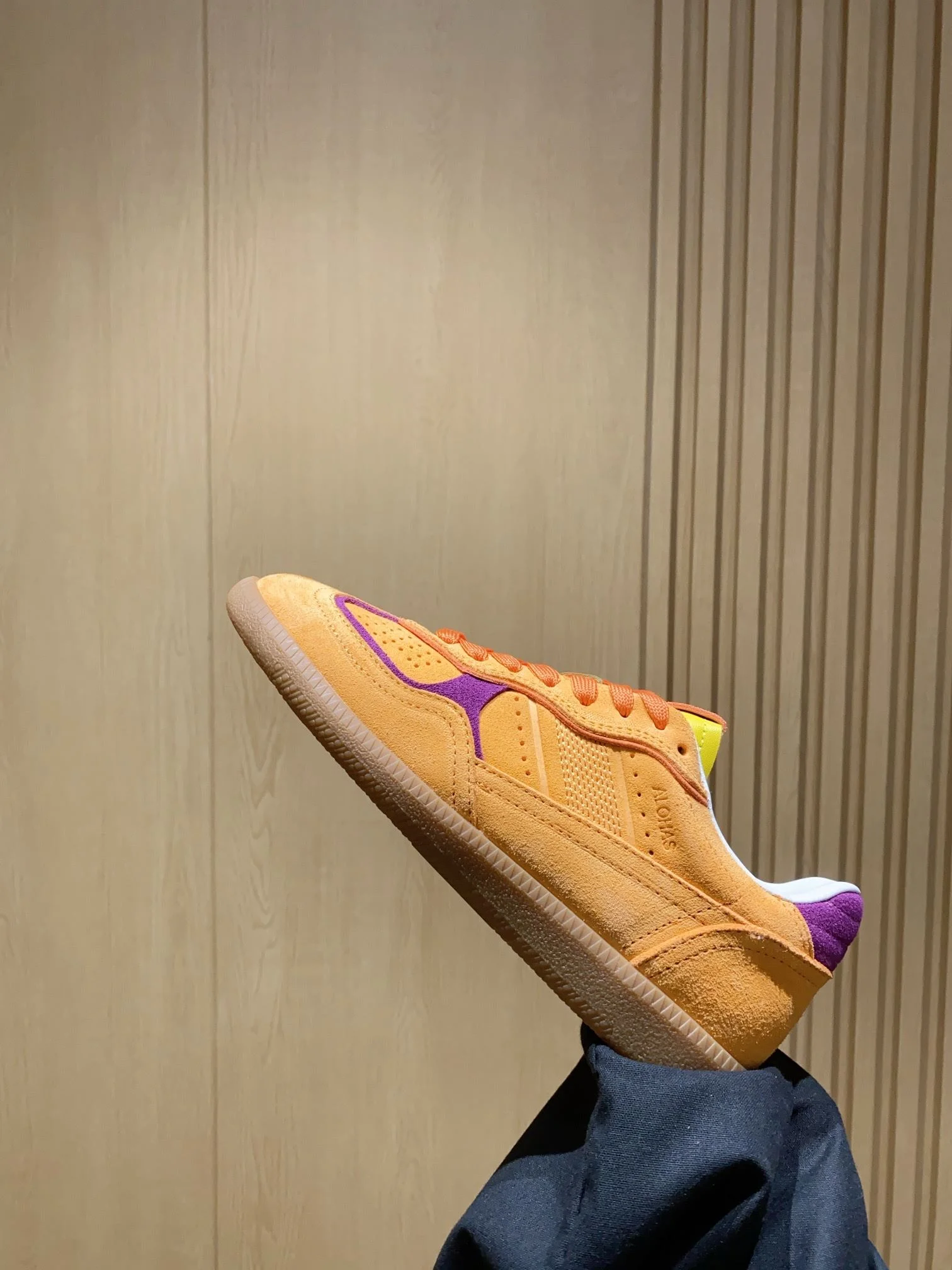 High fidelity Alohas Shoes