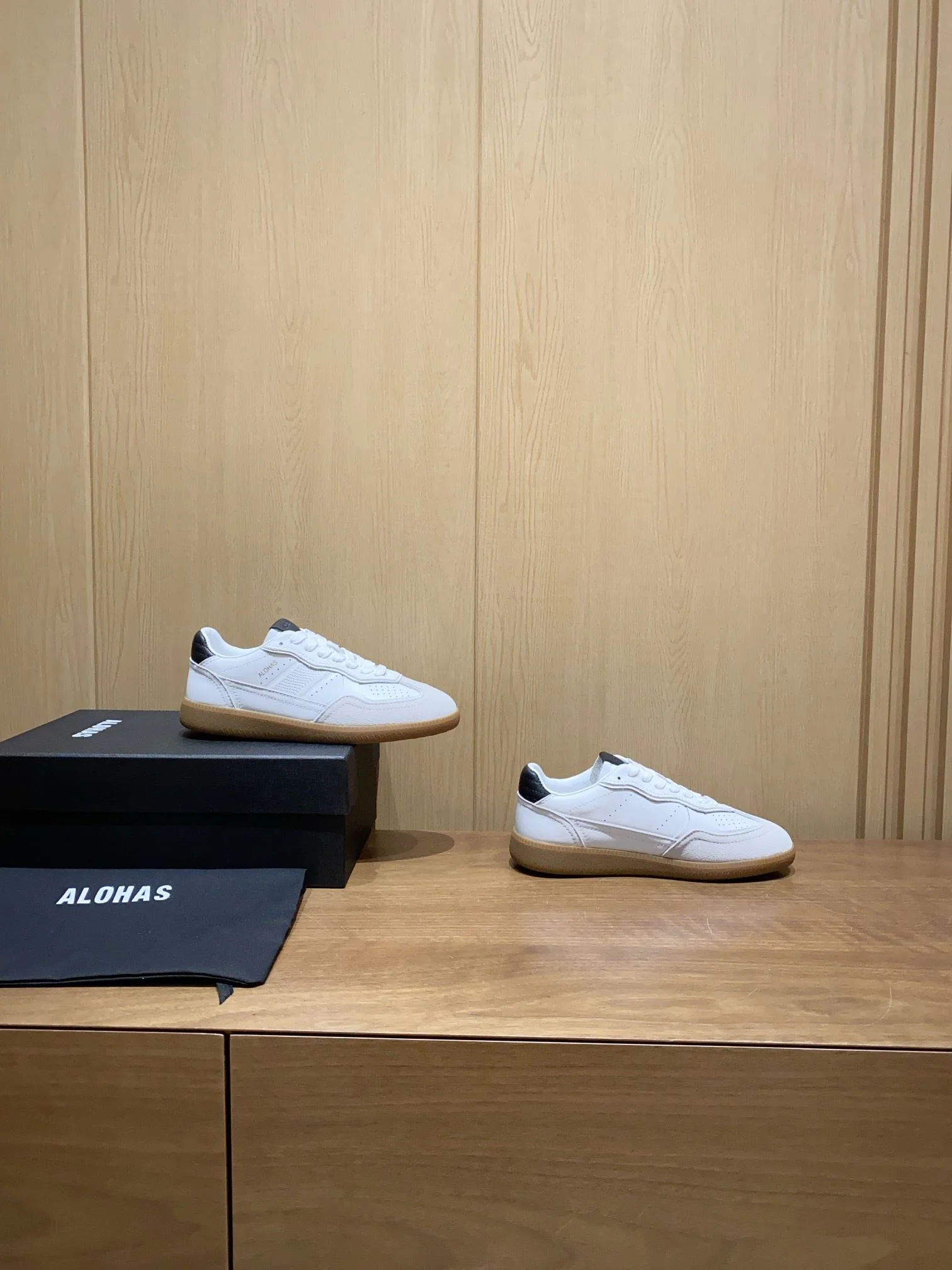 Alohas Shoes