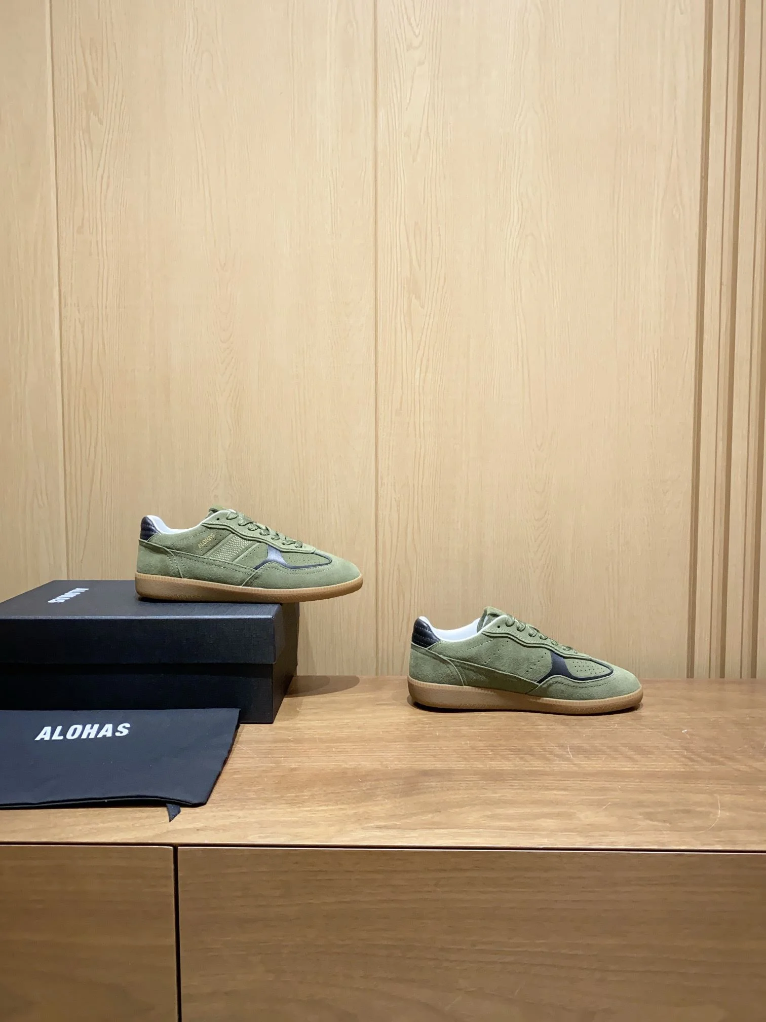 Alohas Shoes