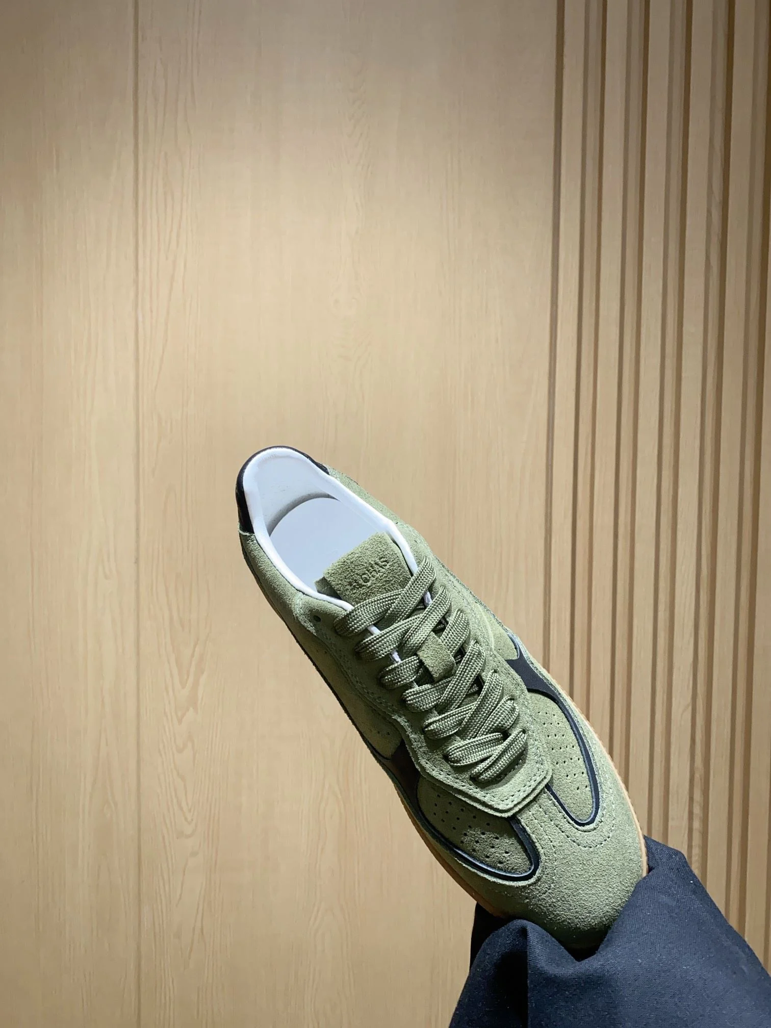 Top mirror Alohas Shoes