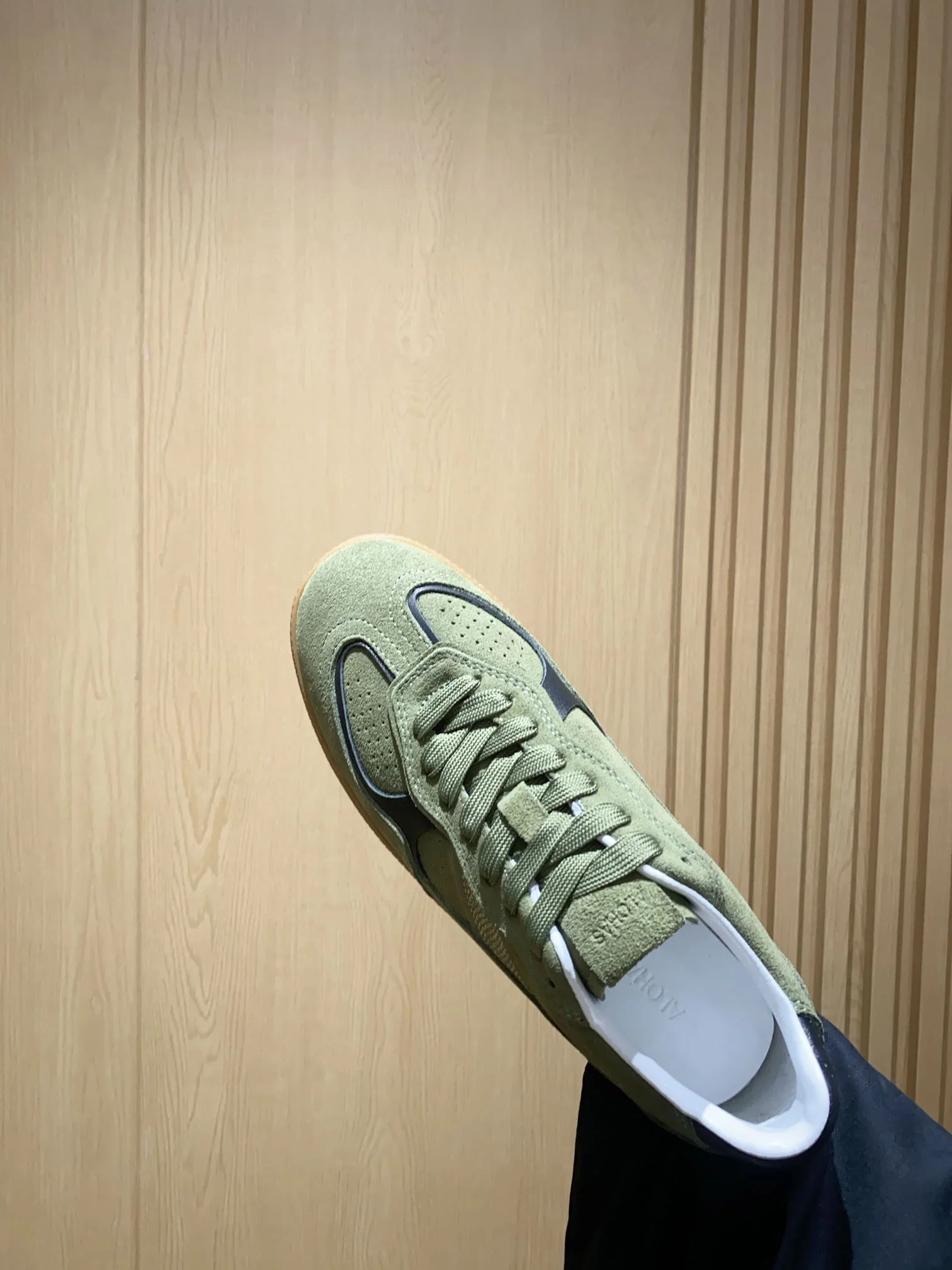 Top mirror Alohas Shoes