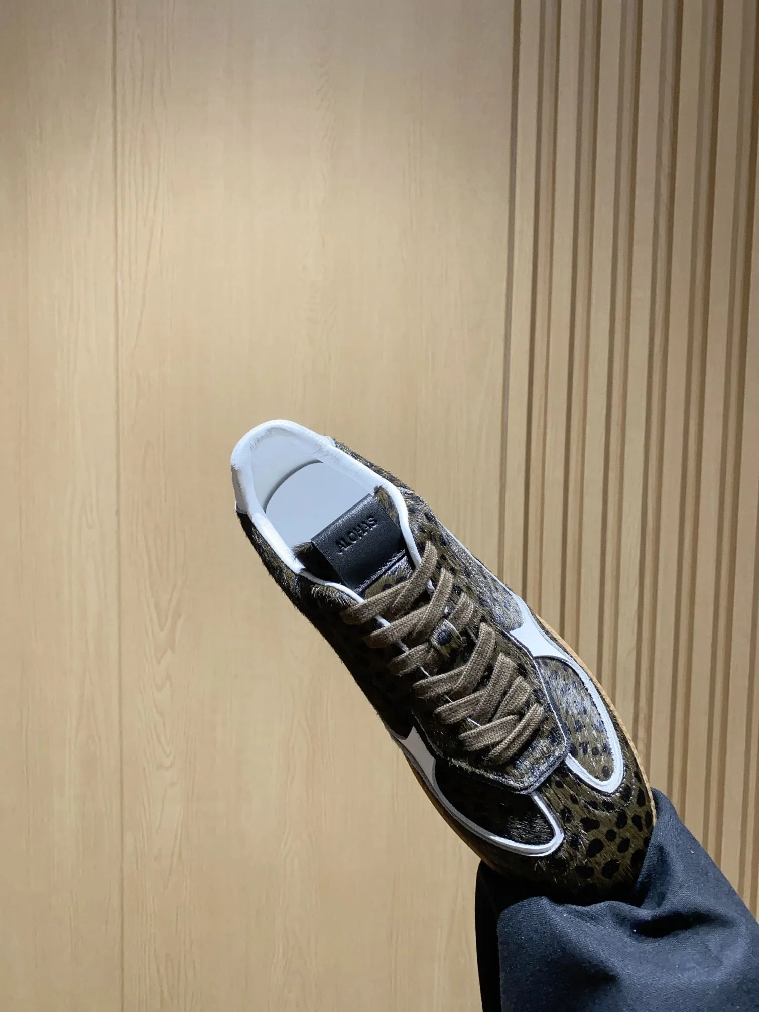 Top match Alohas Shoes
