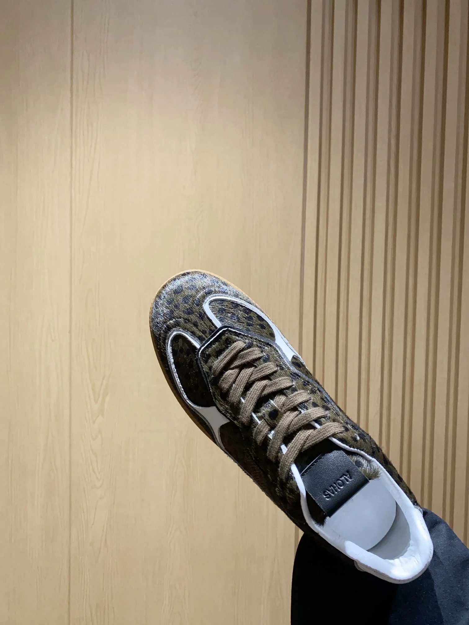Top match Alohas Shoes
