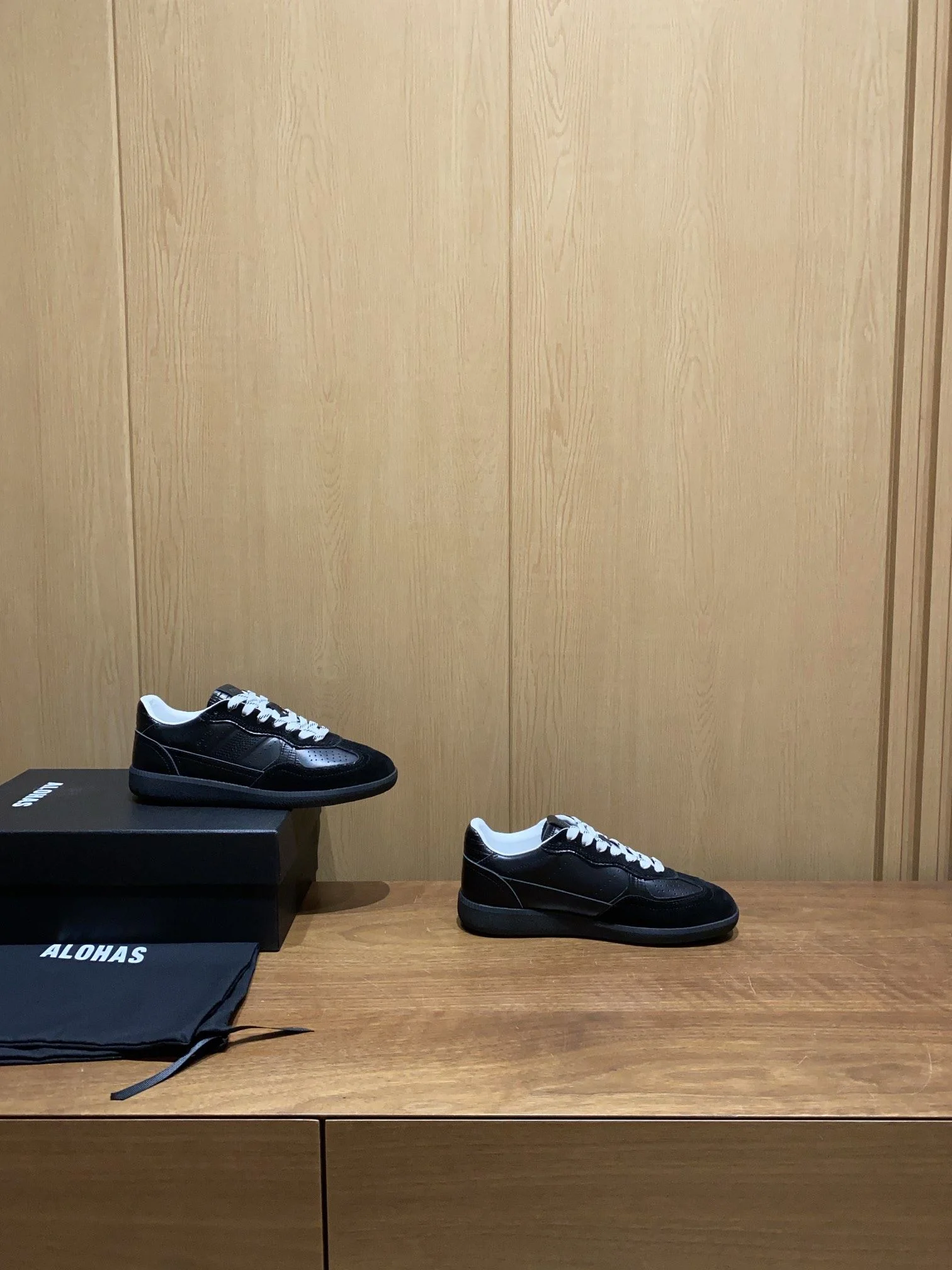 Alohas Shoes