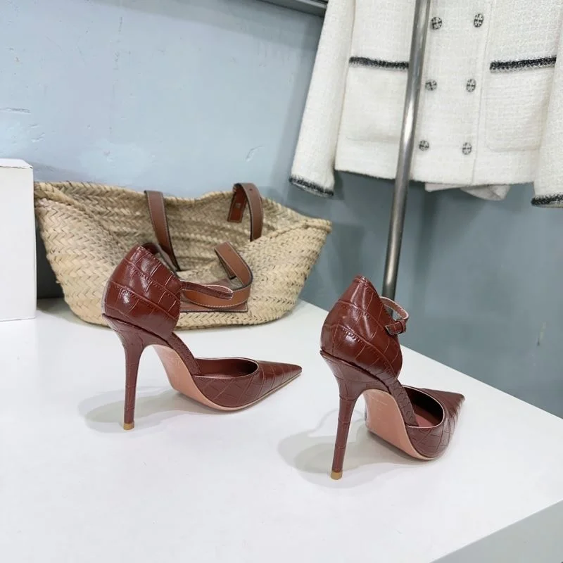Top match Amina Muaddi Sandals