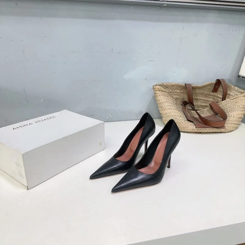 Accurate model Amina Muaddi Shoes