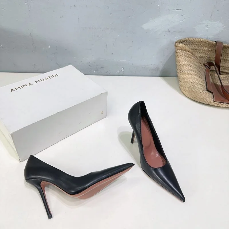 Accurate model Amina Muaddi Shoes