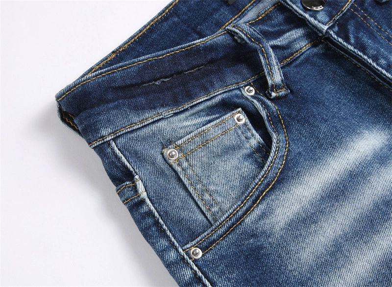 Accurate model Amiri Jeans