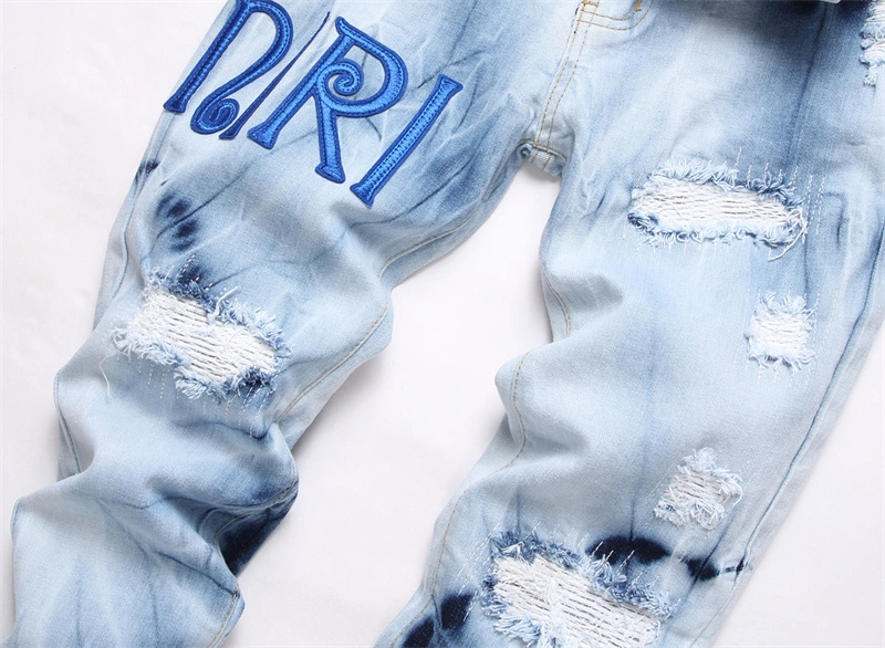 Low-cost Amiri Jeans