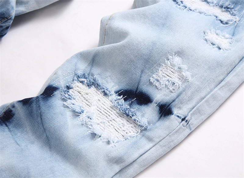 Low-cost Amiri Jeans