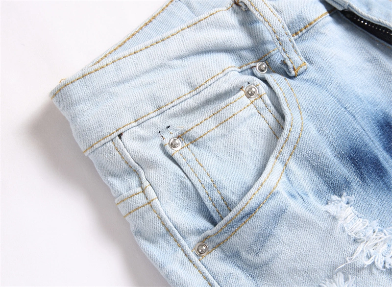 Low-cost Amiri Jeans