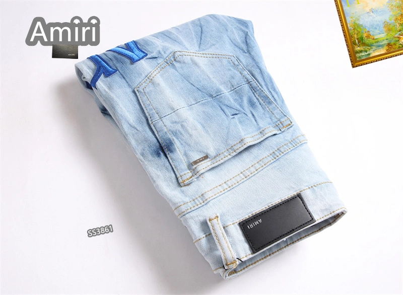 Low-cost Amiri Jeans