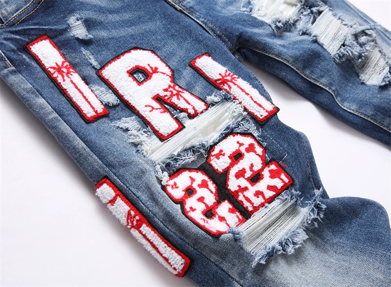 Low-cost Amiri Jeans