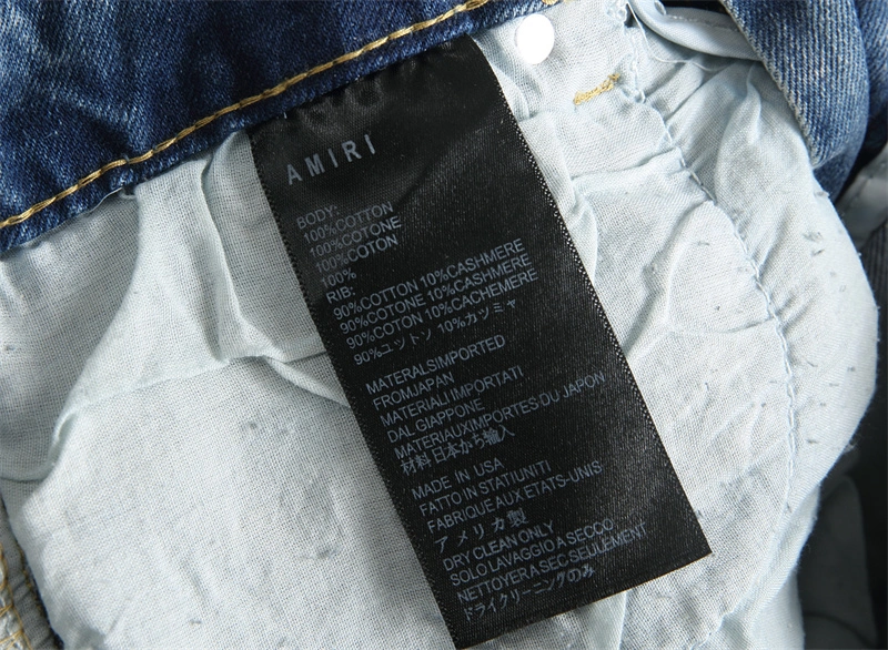 Accurate model Amiri Jeans