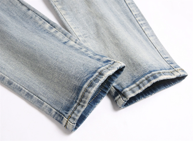 Accurate model Amiri Jeans