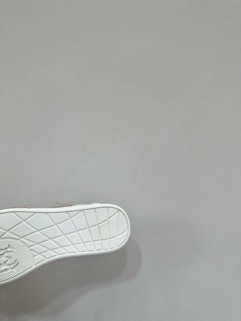 Accurate model Amiri Shoes