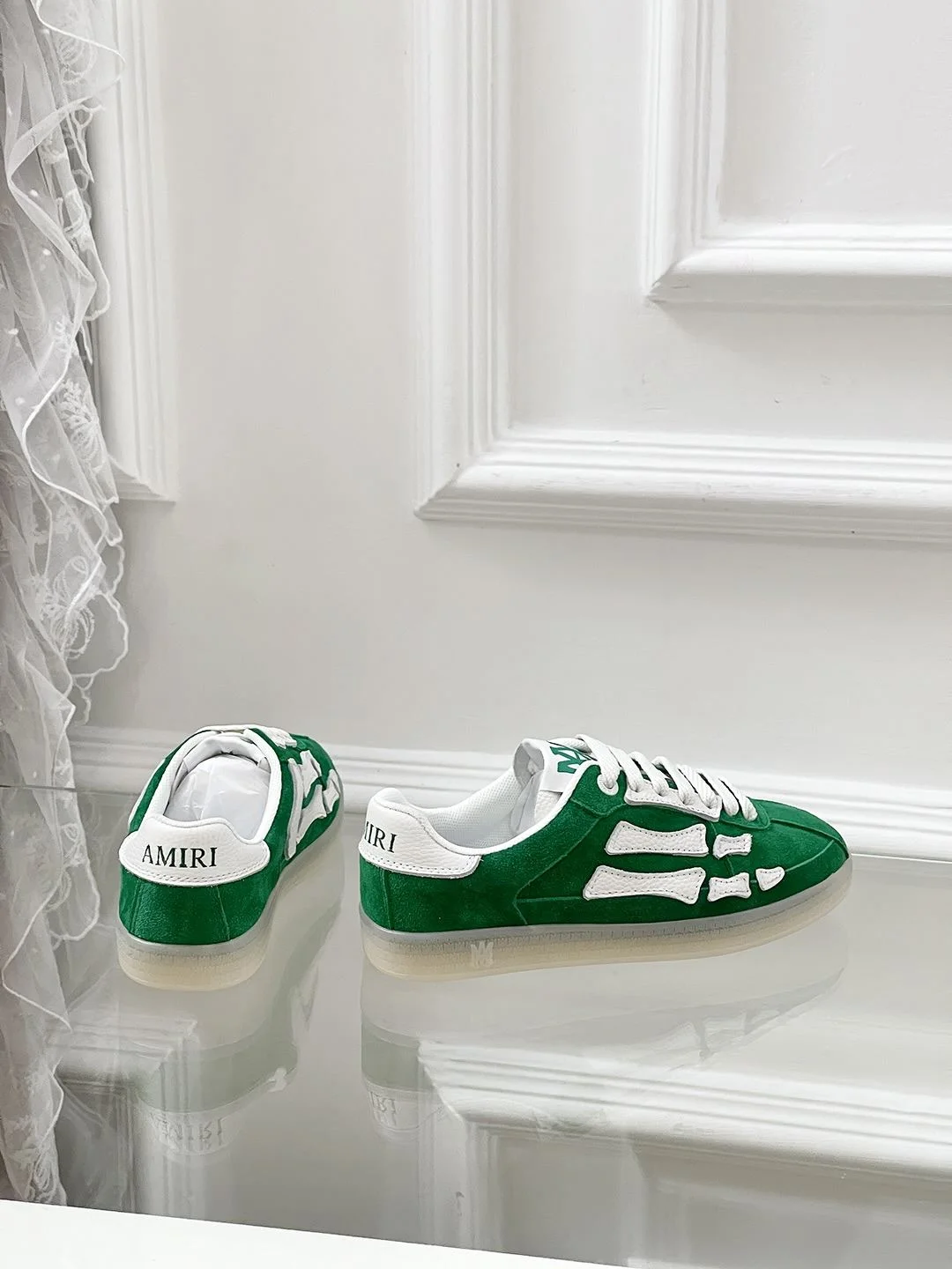 Accurate model Amiri Shoes