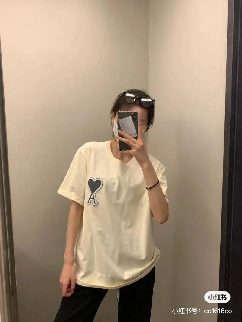 Accurate model Amiri T-Shirts