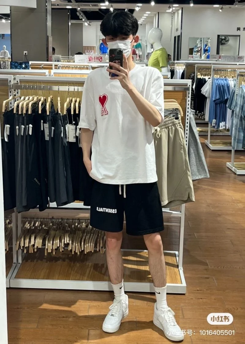Accurate model Amiri T-Shirts