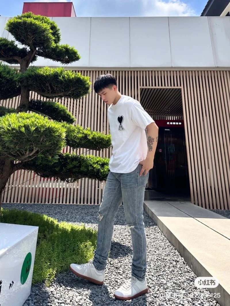 Accurate model Amiri T-Shirts
