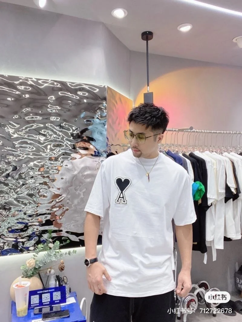 Accurate model Amiri T-Shirts