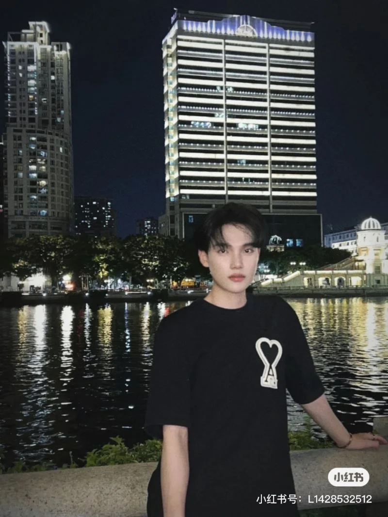 Accurate model Amiri T-Shirts