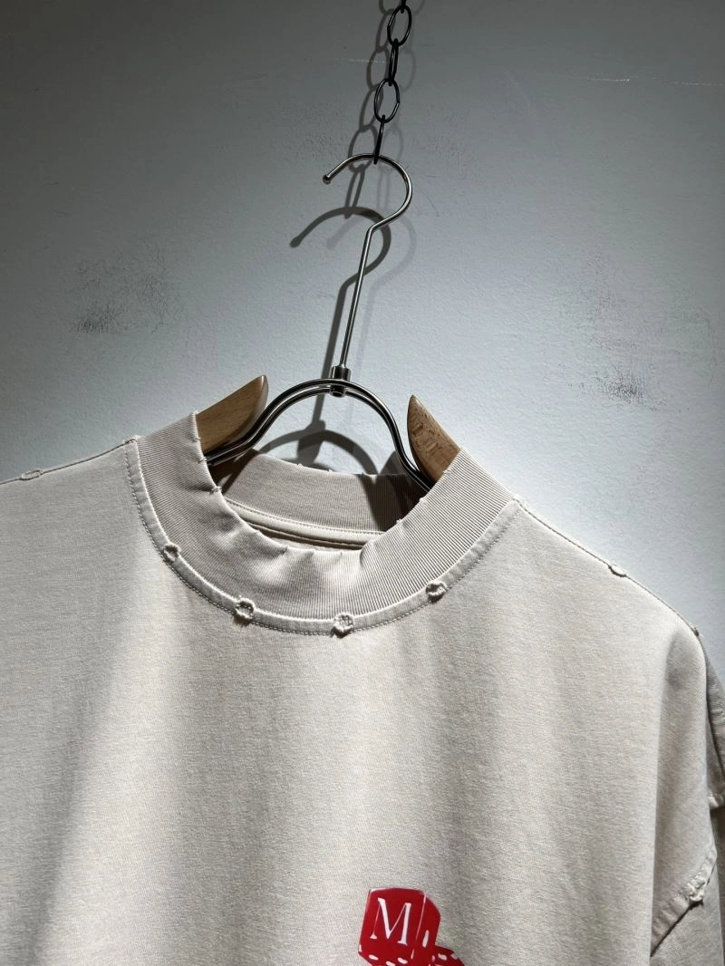 Accurate model Amiri T-Shirts