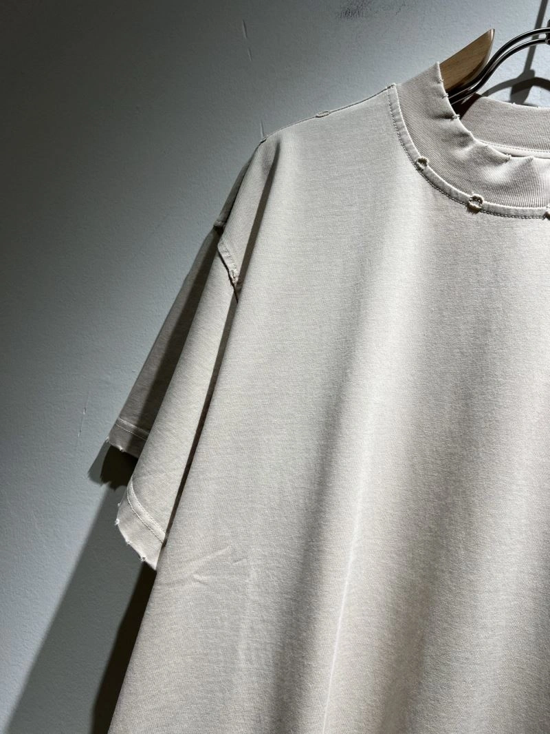 Accurate model Amiri T-Shirts