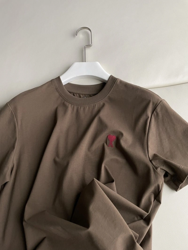 Indistinguishable Amiri T-Shirts