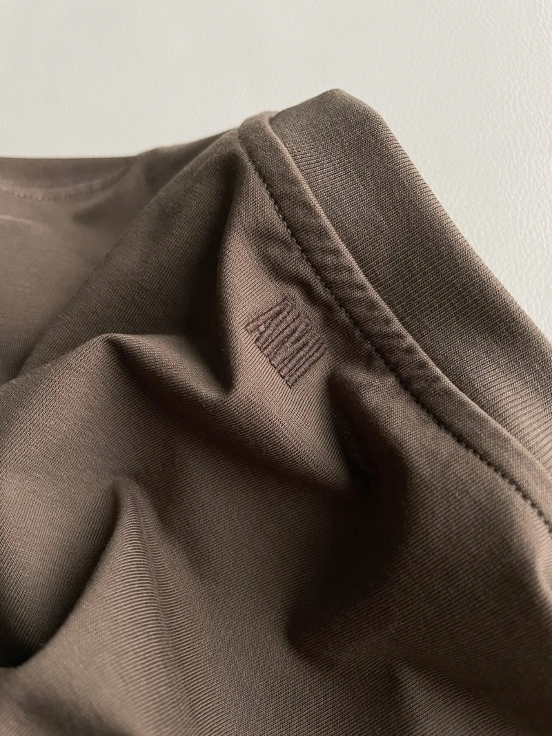 Indistinguishable Amiri T-Shirts