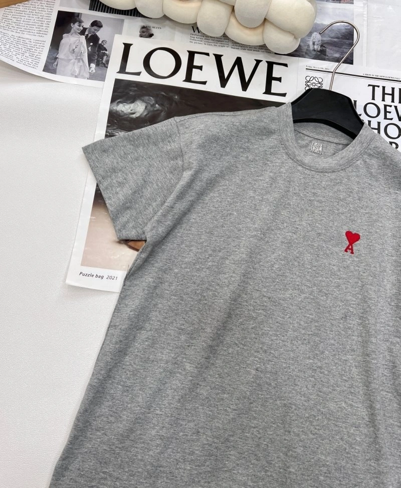 Indistinguishable Amiri T-Shirts