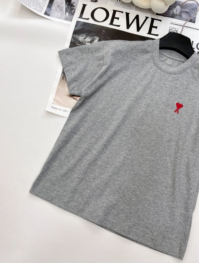 Indistinguishable Amiri T-Shirts