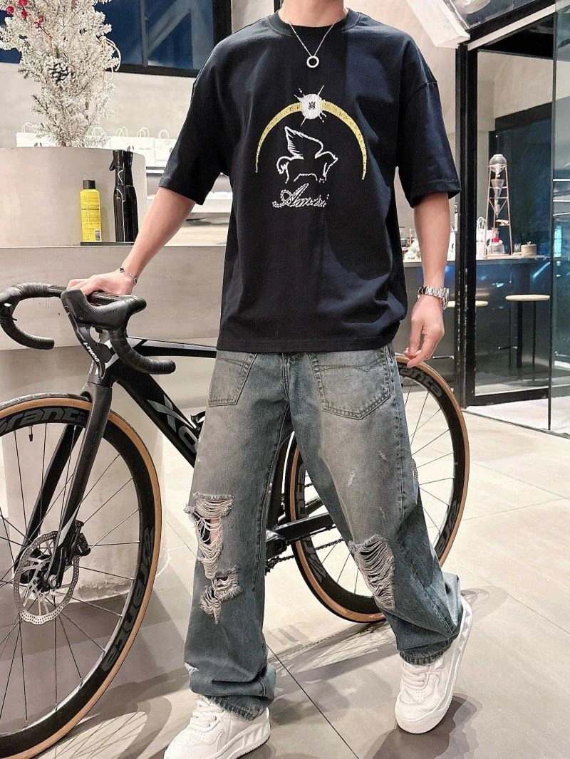 Indistinguishable Amiri T-Shirts