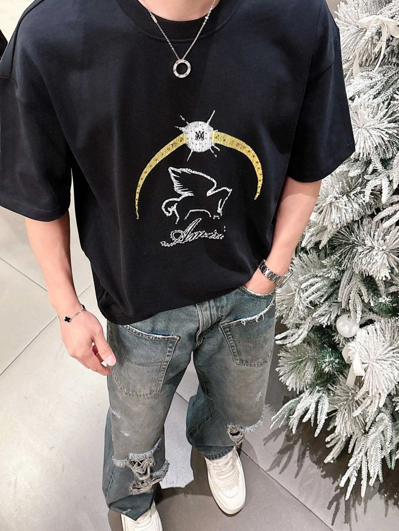 Indistinguishable Amiri T-Shirts