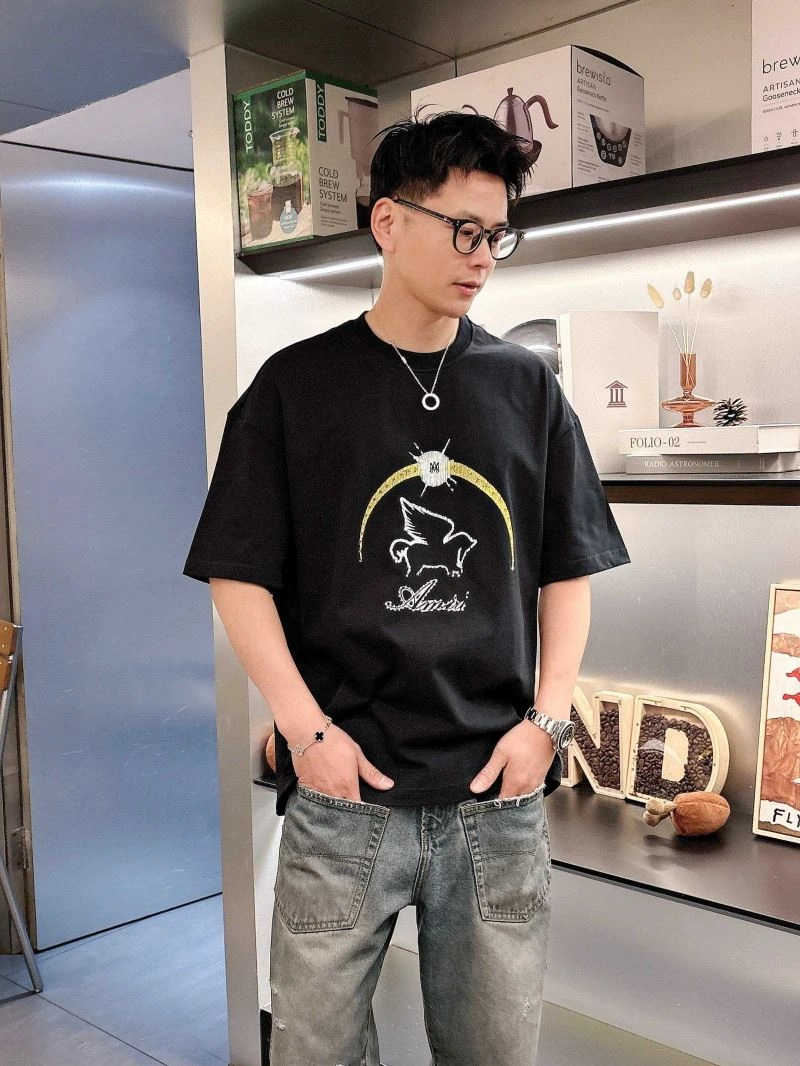 Indistinguishable Amiri T-Shirts