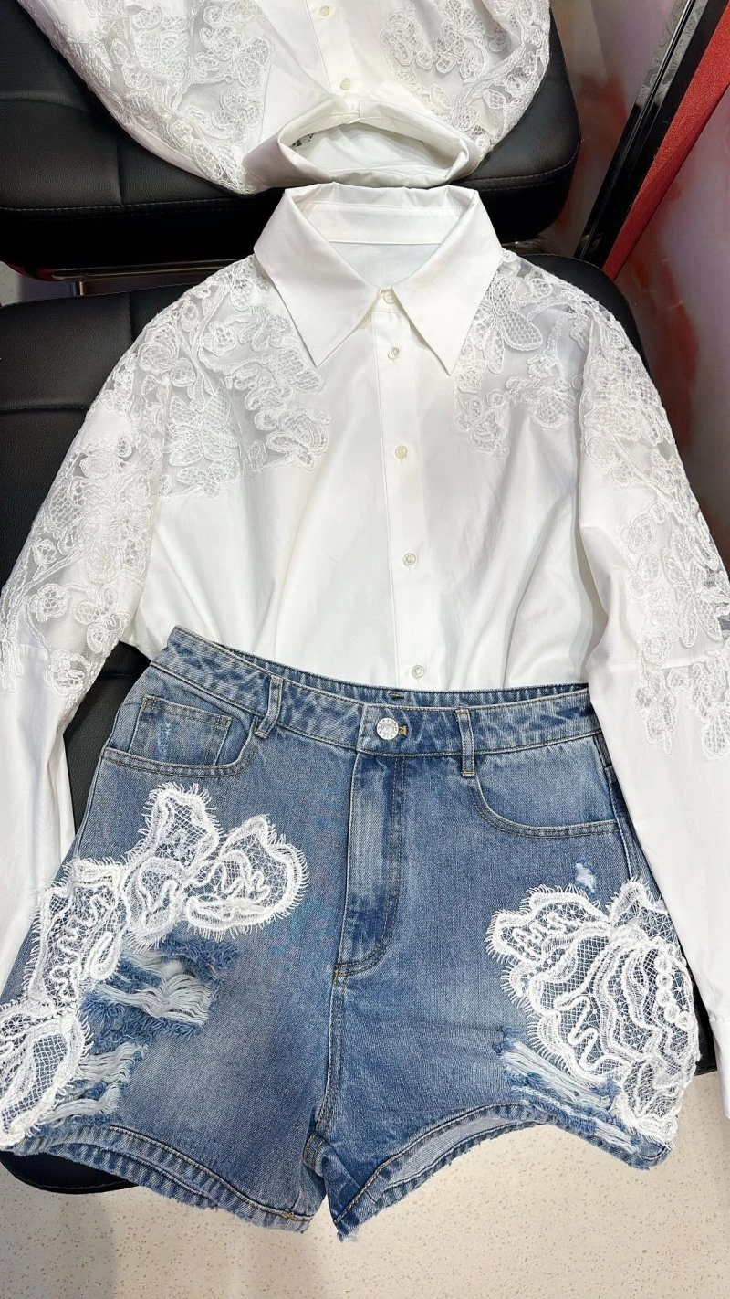 Low-cost Ann Andelman Shirts