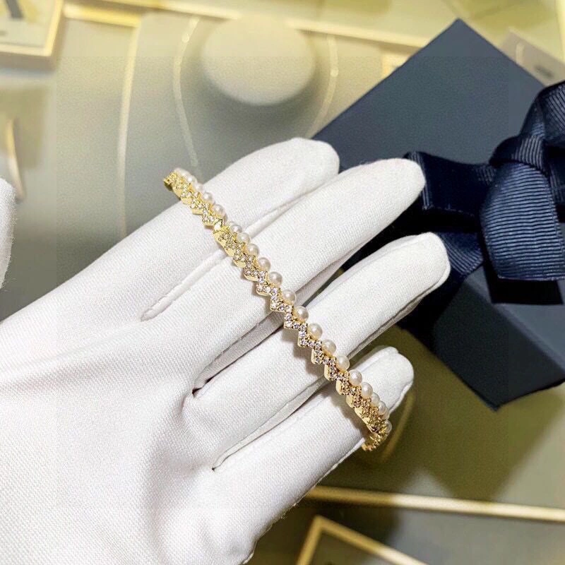 Value-priced Apm Bracelets