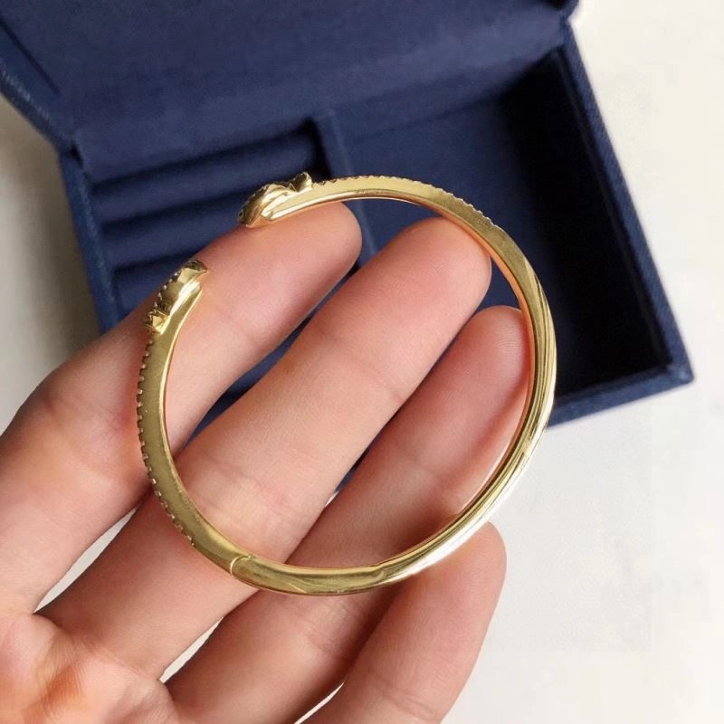 Budget-friendly Apm Bracelets