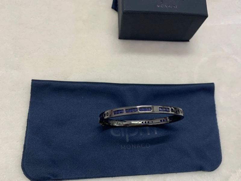 Cut-rate Apm Bracelets