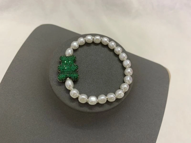 Indistinguishable Apm Bracelets