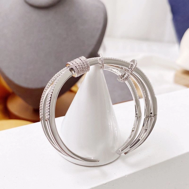 Bargain Apm Bracelets