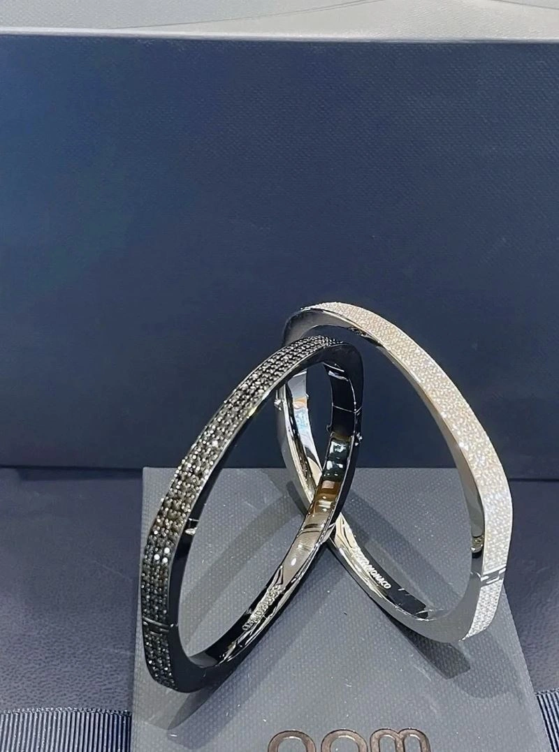 Bargain Apm Bracelets